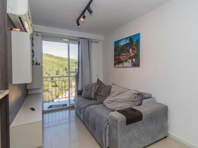 Apartamento à venda com 2 quartos 57 m² no Jardim Carvalho