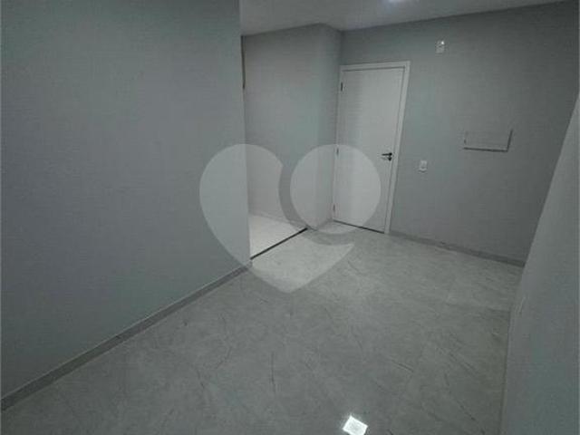 Apartamento à venda com 2 quartos e 1 vaga
