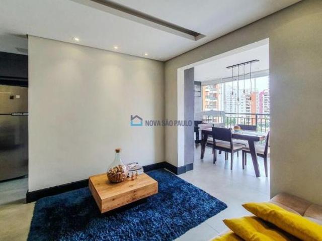 Apartamento à venda, com 2 quartos e 1 vaga, na Vila Mariana