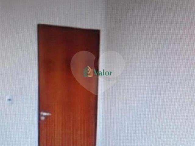 Apartamento à venda com 2 quartos no condomínio Beija flor, São Carlos