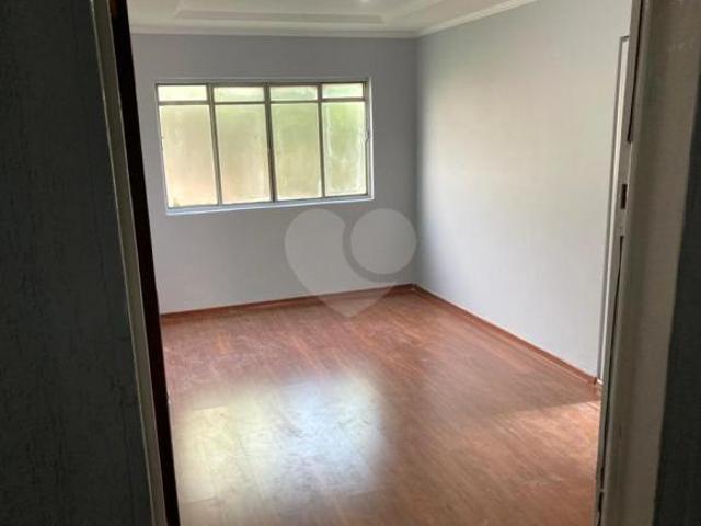 Apartamento à venda com 2 quartos no condomínio Beija flor, São Carlos