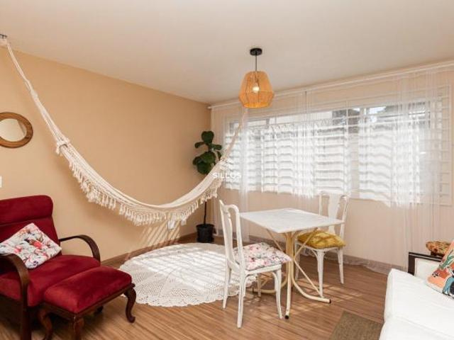 Apartamento à venda com 2 quartos no Cabral em Curitiba