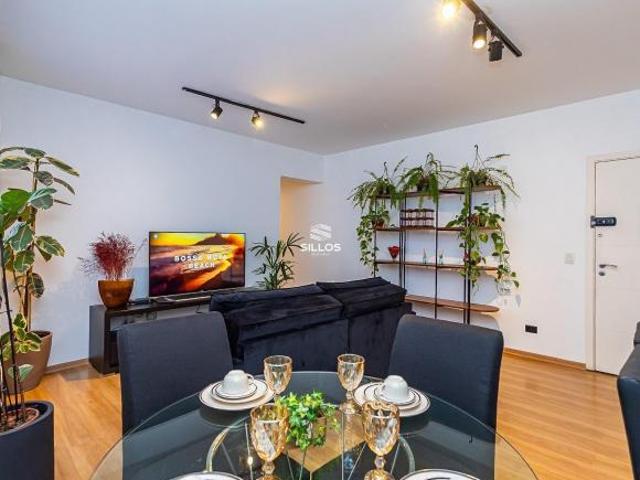 Apartamento à venda com 2 quartos no Centro de Curitiba