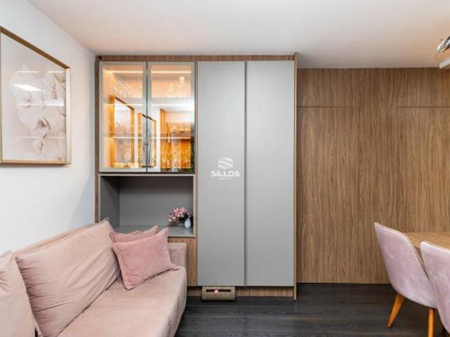 Apartamento à venda com 2 quartos no Centro em Curitiba