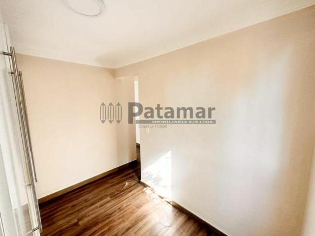 Apartamento à Venda com 2 Quartos no Jardim Leonor