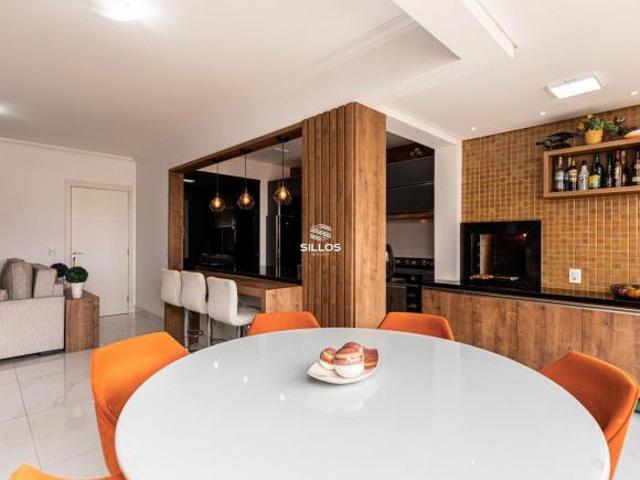 Apartamento à venda com 2 quartos no Mêrces em Curitiba