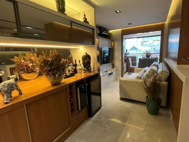 Apartamento à venda com 2 quartos no Taquaral, em Campinas