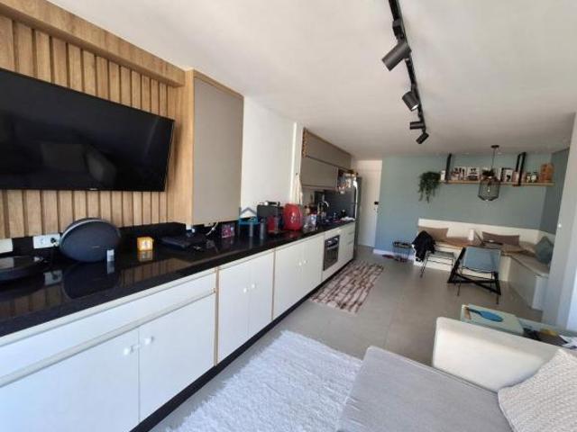 Apartamento à venda com 2 quartos, sacada e 1 vaga na Saúde