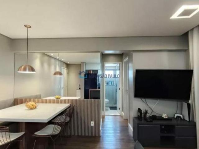 Apartamento à venda com 2 quartos sendo 1 suíte e 2 vagas de garagem no bairro Saúde
