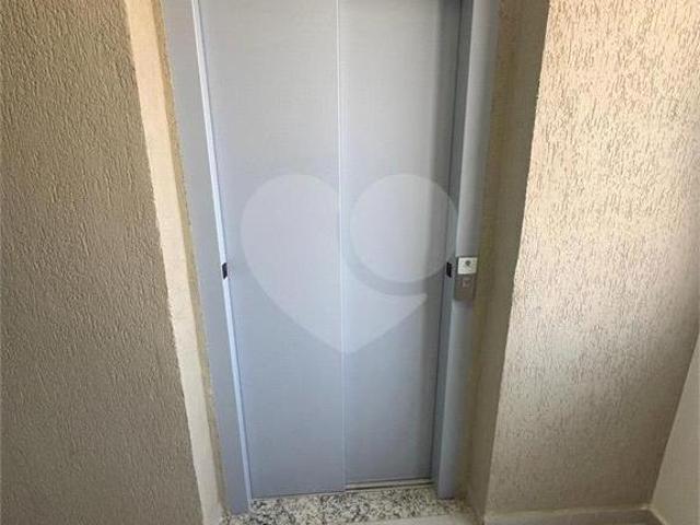 Apartamento à venda com 2 quartos, sendo 1 suíte, no condomínio Mont Soleil, São Carlos