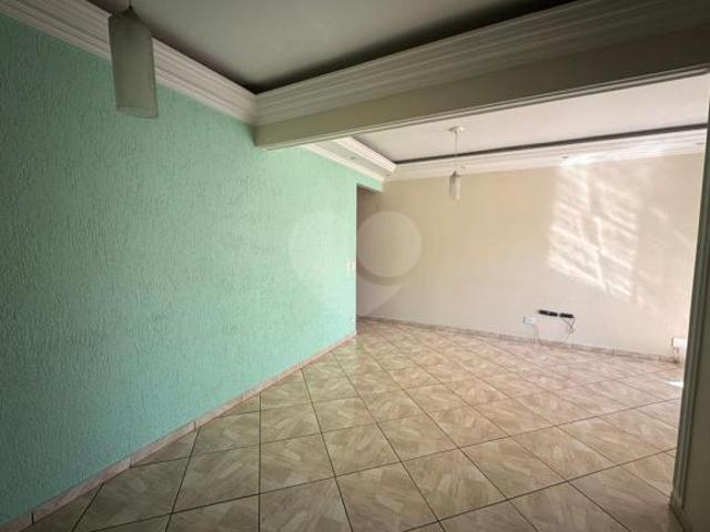 Apartamento à venda com 2 quartos, sendo 1 suíte, no condomínio Moradas DA Califórnia Edifício, Gua