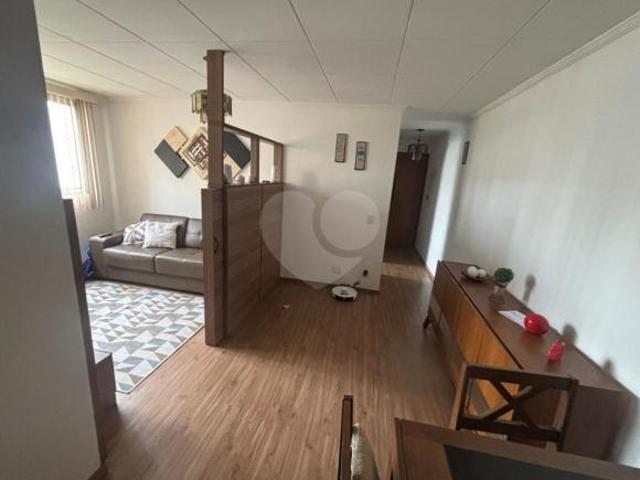 Apartamento à venda com 2 quartos, sendo 1 suíte, no condomínio Alicante, São Paulo