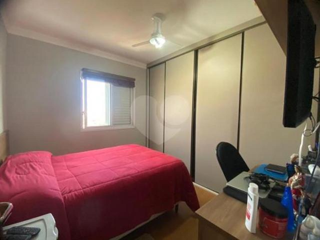 Apartamento à venda com 2 quartos, sendo 1 suíte, no condomínio Celebration Residence Club Jacareí