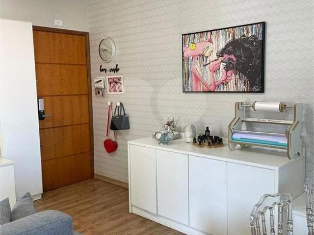 Apartamento à venda com 2 quartos, sendo 1 suíte, no condomínio Edifício Pajuçara, São Carlos