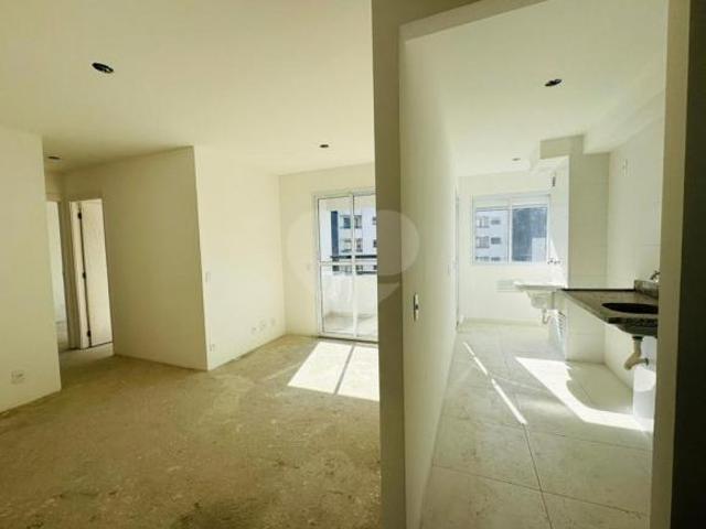 Apartamento à venda com 2 quartos, sendo 1 suíte, no condomínio Log House Lago Dos Patos, Guarulhos