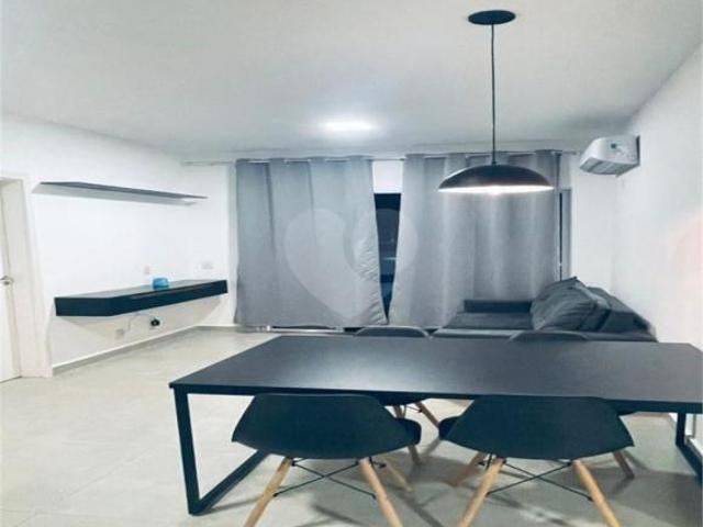 Apartamento à venda com 2 quartos, sendo 1 suíte, no condomínio Parque Dos Girassois, São Carlos