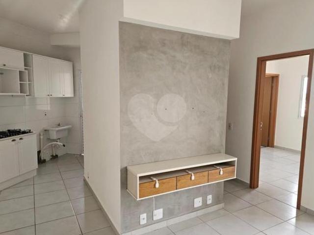 Apartamento à venda com 2 quartos, sendo 1 suíte, no condomínio Residencial Novos Ares, São Carlos