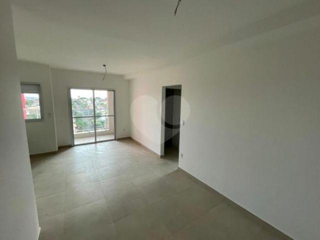 Apartamento à venda com 2 quartos, sendo 1 suíte, no condomínio Valentina Park, São Carlos