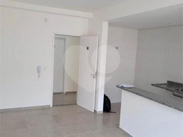 Apartamento à venda com 2 quartos, sendo 1 suíte, no condomínio Vila Plenna, São Carlos