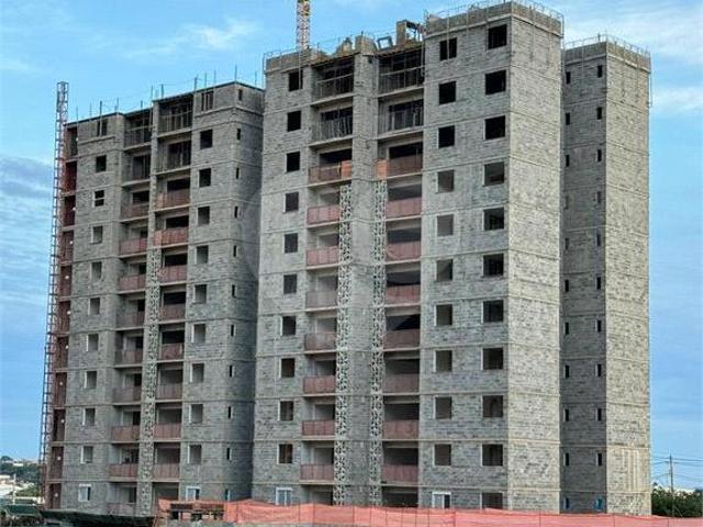 Apartamento à venda com 2 quartos, sendo 1 suíte, no condomínio Wish Passeio Castanheiras, São Carl