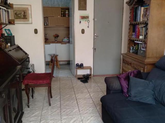 Apartamento à Venda com 2 quartos Vila Satúrnia, Campinas, SP