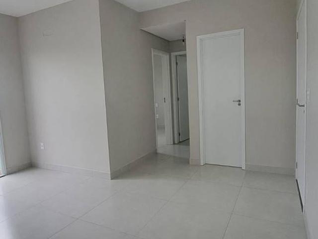 Apartamento á venda com 2 suiítes, 2 vagas de garagem