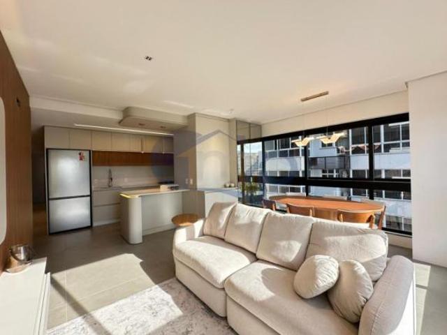 Apartamento a venda com 2 suites no centro de Torres/RS