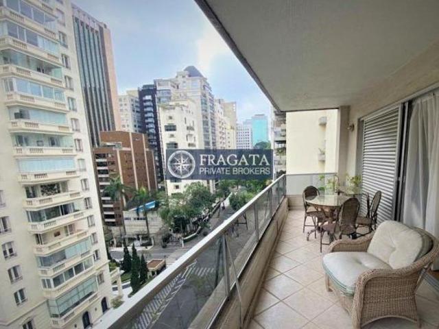 Apartamento á venda com 320m², 3 vagas, 3 suítes no Jardim América SP