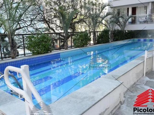 Apartamento à venda Com 32 metros, 1 quarto, sala com sacada, 1 banheiro, 1 vaga de garagem. piscina