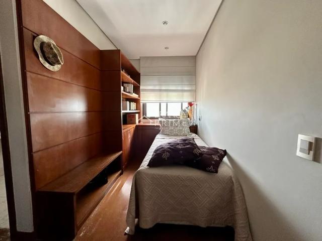 Apartamento á Venda com 374 m², 4 Dormitórios, 4 suítes, 6 vagas