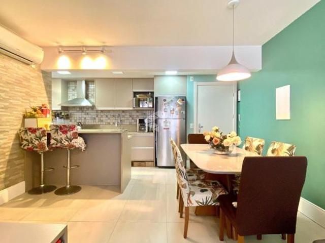 Apartamento à venda com 3 domitórios, 1 suíte, 2 vagas, no ICON, bairro São Sebastião