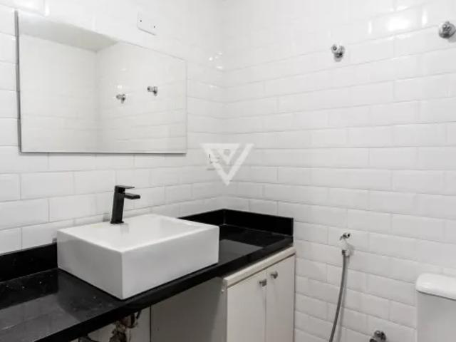 Apartamento a venda com 3 dormitórios na Vila Madalena