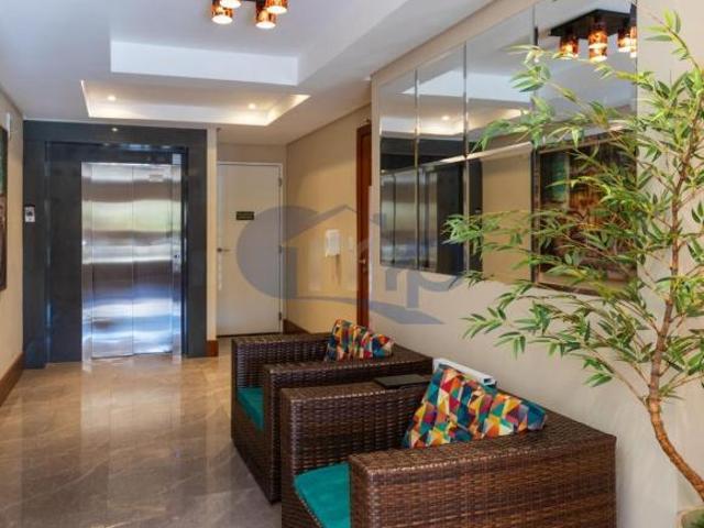Apartamento a venda com 3 dormitorios no centro de Torres/RS