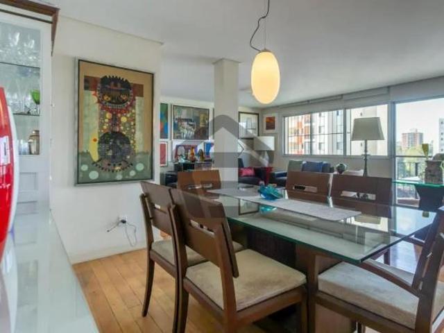 Apartamento à Venda com 3 Dormitórios no Panamby