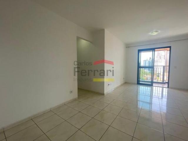 Apartamento à venda com 3 dormitórios, depósito e 2 vagas no Jardim São Paulo. Condomínio com lazer
