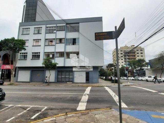 Apartamento à venda com 3 dormitórios, dependência de empregada, sacada, Madureira, Caxias do Sul