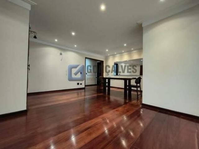 Apartamento a venda com 3 dormitórios e 2 vagas no Centro de São Bernardo do Campo com 125m², suíte