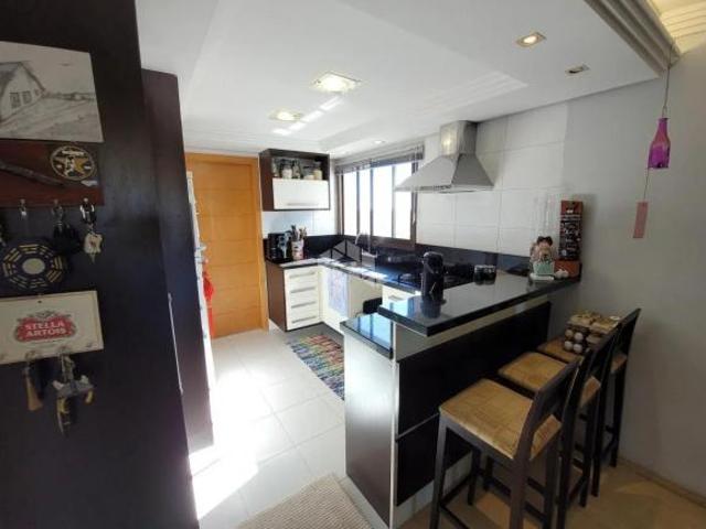 Apartamento à venda com 3 dormitórios, sendo 1 suíte, 2 vagas, Madureira, Caxias do Sul, RS