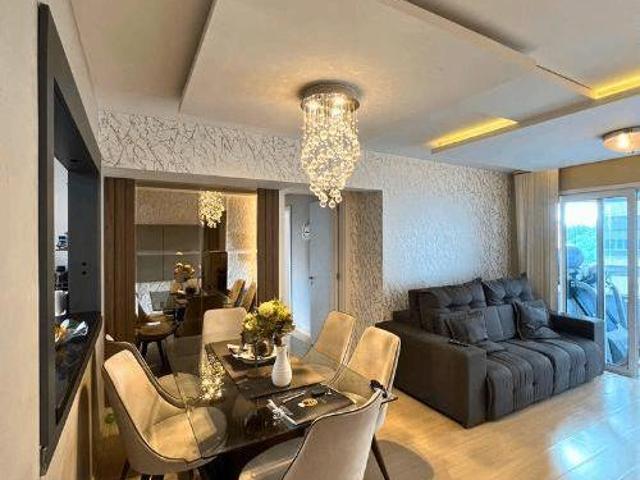 Apartamento à venda com 3 dormitórios, sendo 1 suíte, 2 vagas, São Pelegrino, Caxias do Sul, RS