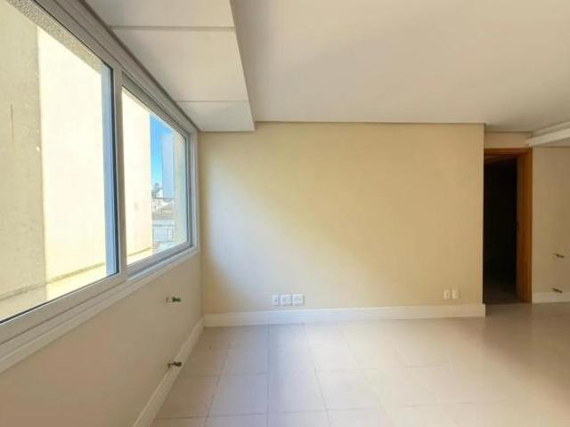 Apartamento à venda com 3 dormitórios, sendo 2 suítes, 2 vagas, Pio X, Caxias do Sul, RS