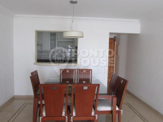 Apartamento à venda com 3 dormitórios 1 suíte 2 vagas demarcadas e depósito
