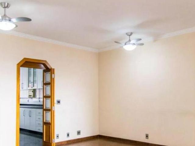 Apartamento à venda com 3 dormitórios, 2 suítes, 2 vagas e depósito em Santa Terezinha Santo André