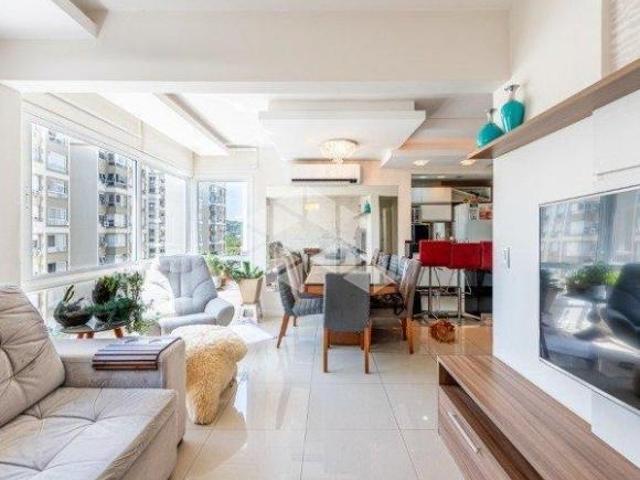 Apartamento à venda com 3 dormitórios, 72m² e 1 vaga no bairro Cavalhada, Zona Sul de Porto Alegre