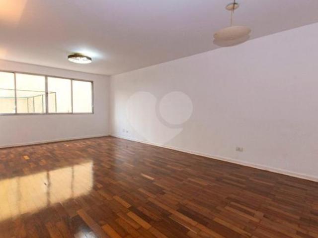Apartamento à Venda com 3 quarto e 2 vagas em Perdizes