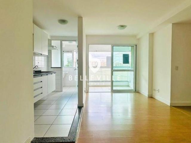 Apartamento à Venda com 3 Quartos 1 suíte, 1 Vag