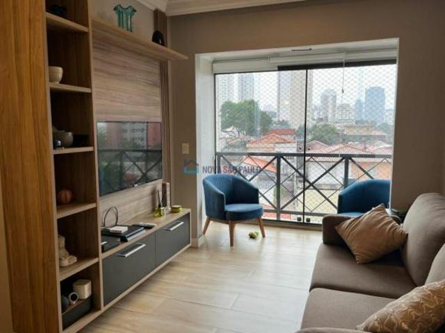Apartamento à venda, com 3 quartos, 1 suíte, sacada e 2 vagas, na Chácara Inglesa