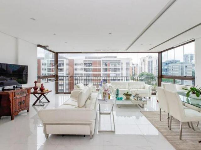 Apartamento à venda com 3 quartos, 2 suítes, 153m² no Brooklin Paulista!