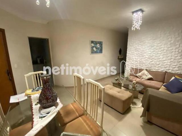 Apartamento à Venda com 3 Quartos