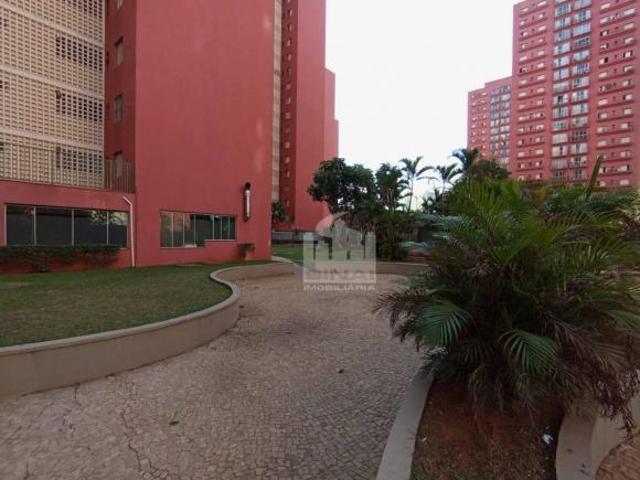 Apartamento à venda com 3 quartos e 2 banheiros no total. O condomínio é bem equipado com diversas i