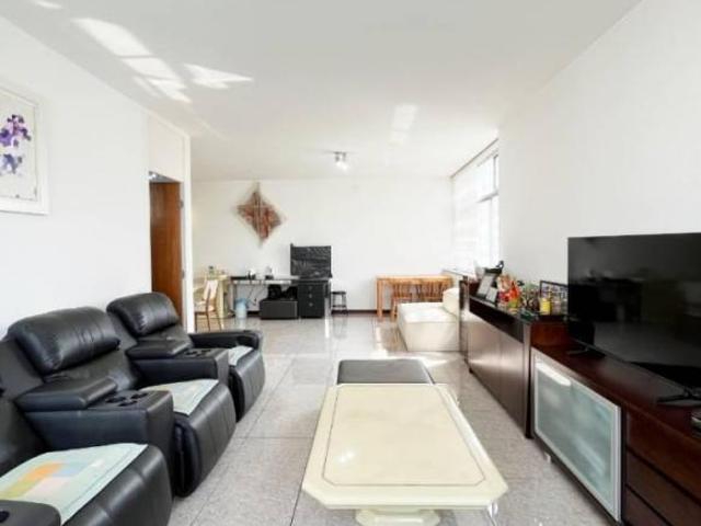 Apartamento à Venda com 3 quartos em Santa Cecília